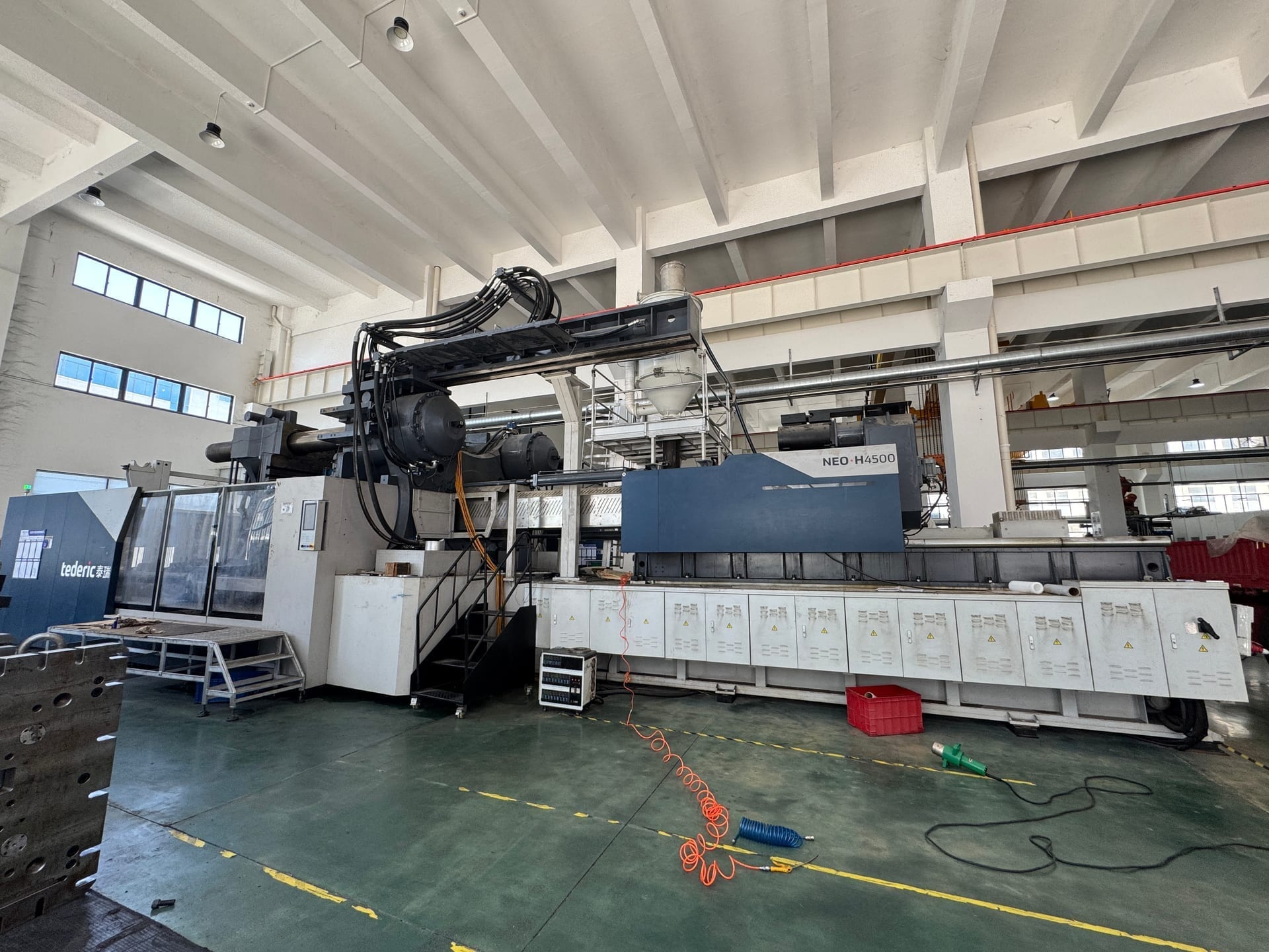 Engineering materials - advanced plastics 2025